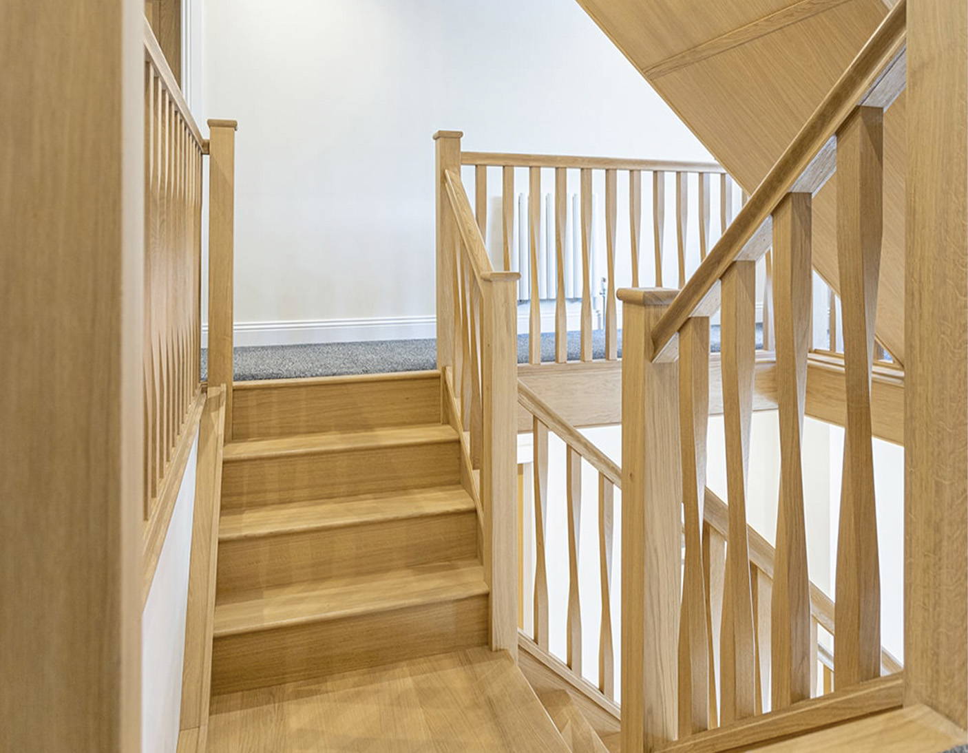 Bifurcated Oak Stairs - KBI Commercial and Residential