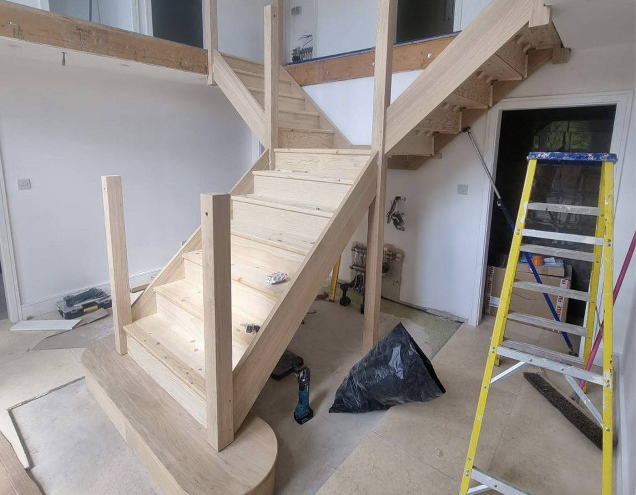 Bifurcated Oak Stairs - KBI Commercial and Residential
